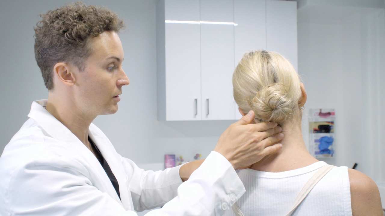 Neck Pain Specialists: 5 Treatments for Lasting Relief